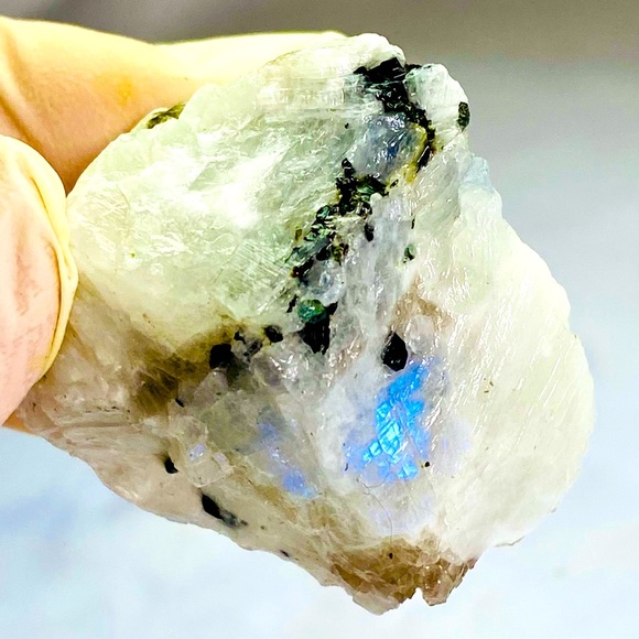 Accents | Blue Flash White Moonstone In Quartz Black Mica Raw Natural ...